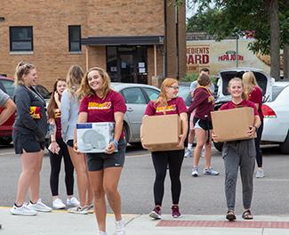 move-in-sm-3.jpg | Northern State University